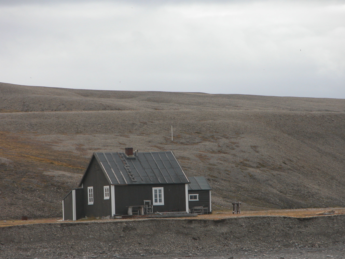 I Hilmar Nøis Rike i Sassen Bay på Svalbard - En villa i isødet ...