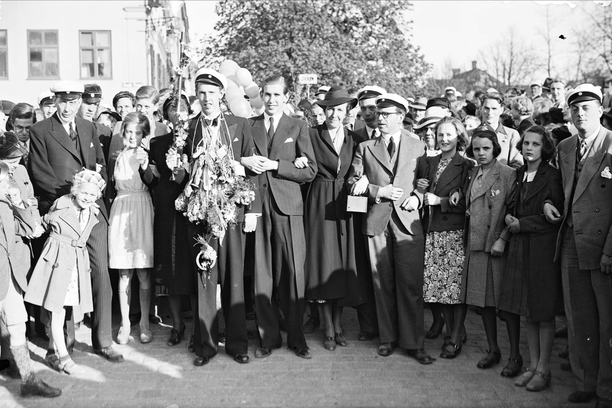 Studentfirande på Gamla torget och Östra Ågatan, Uppsala 1939 ...