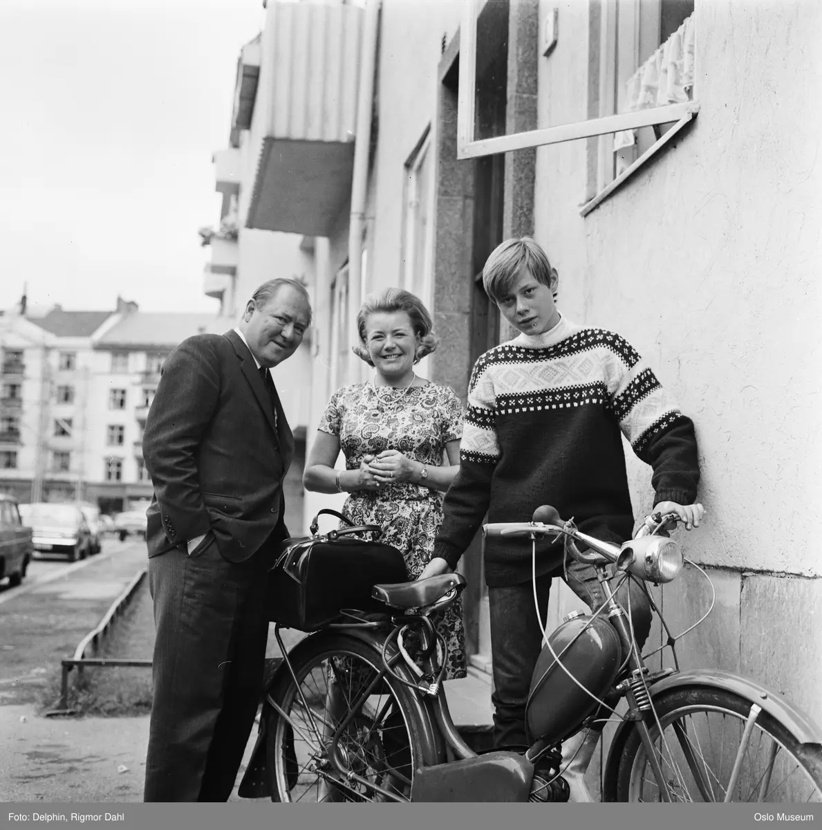 Skuespiller Carsten Byhring med kone og sønn. - Oslo Museum ...