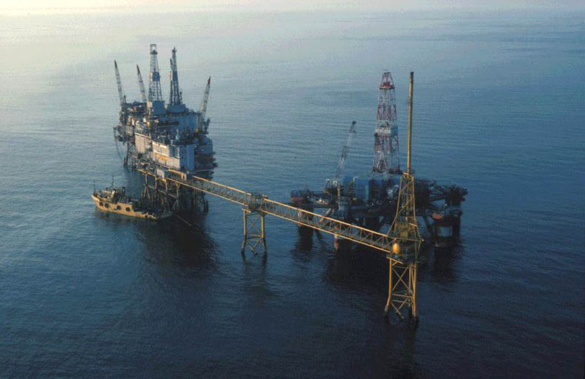 Eldfisk 2/7 A, Eldfisk 2/7 FTP og flammetårn og "Alexander L. Kielland ...