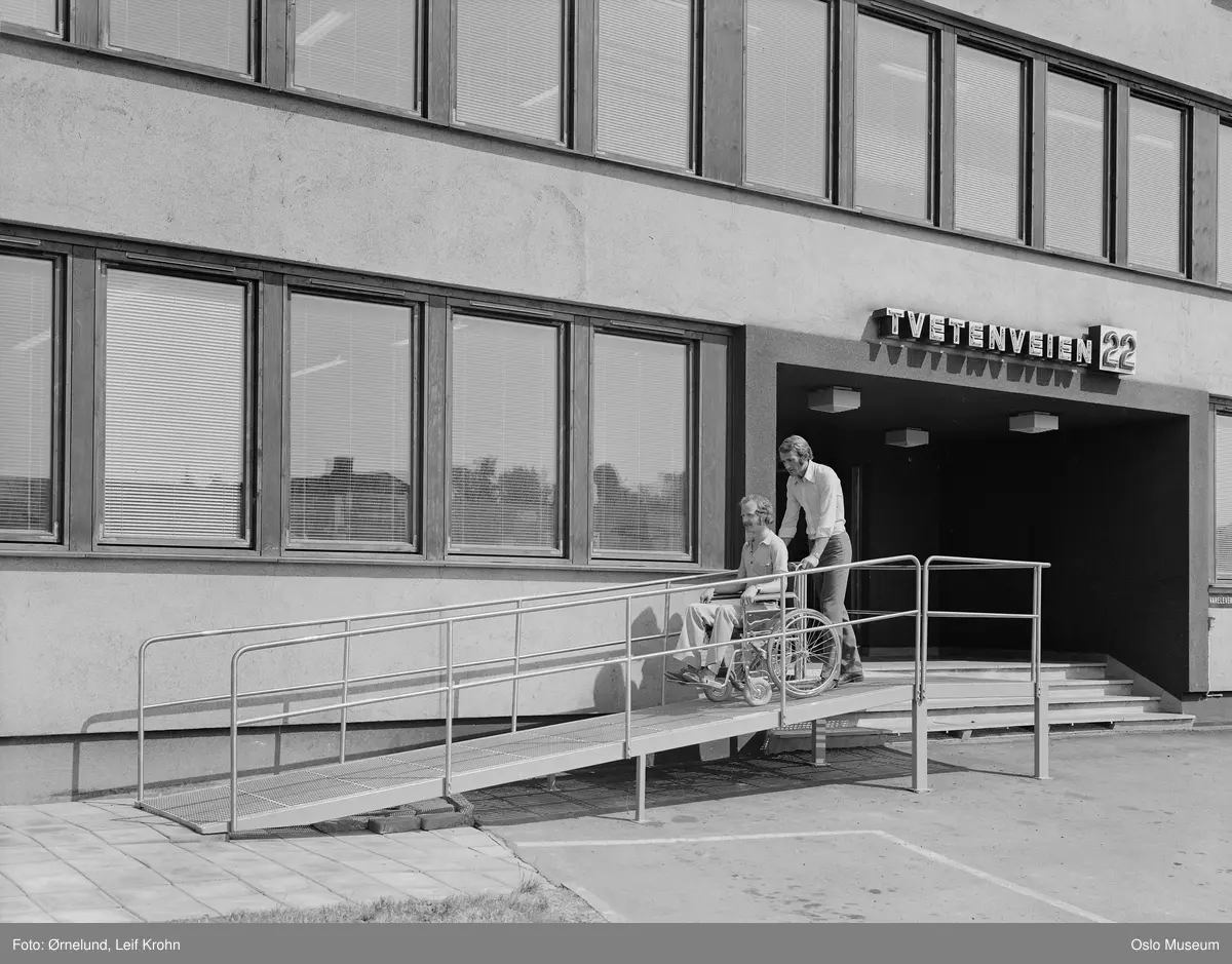 kontorbygning, Gallus Plesner a.s. , helse- og sykehusartikler ...