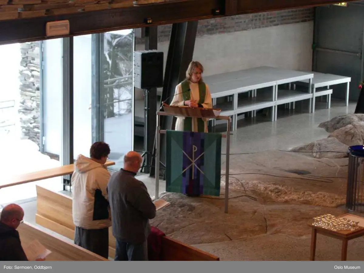 Den norske kirke, Mortensrud kirke, interiør, eksteriør, seremoni ...