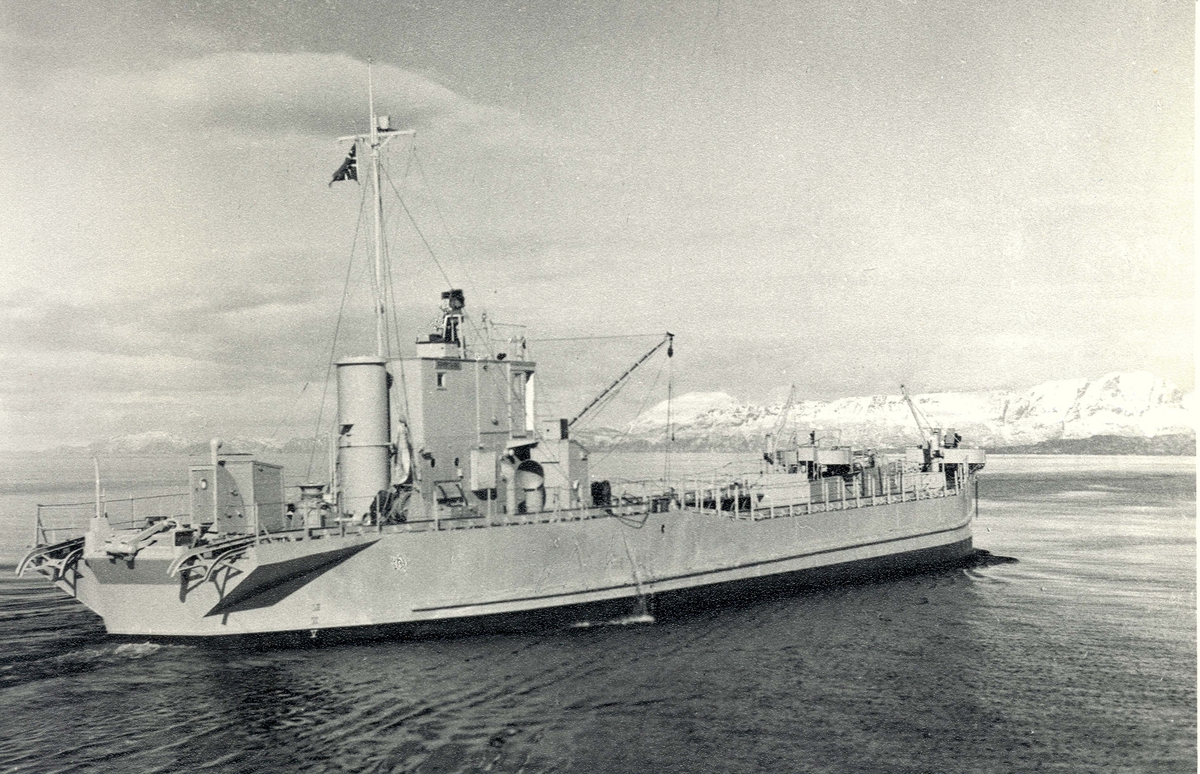 M/L KNM REINØYSUND Styrbord låring - Forsvarets museer / DigitaltMuseum