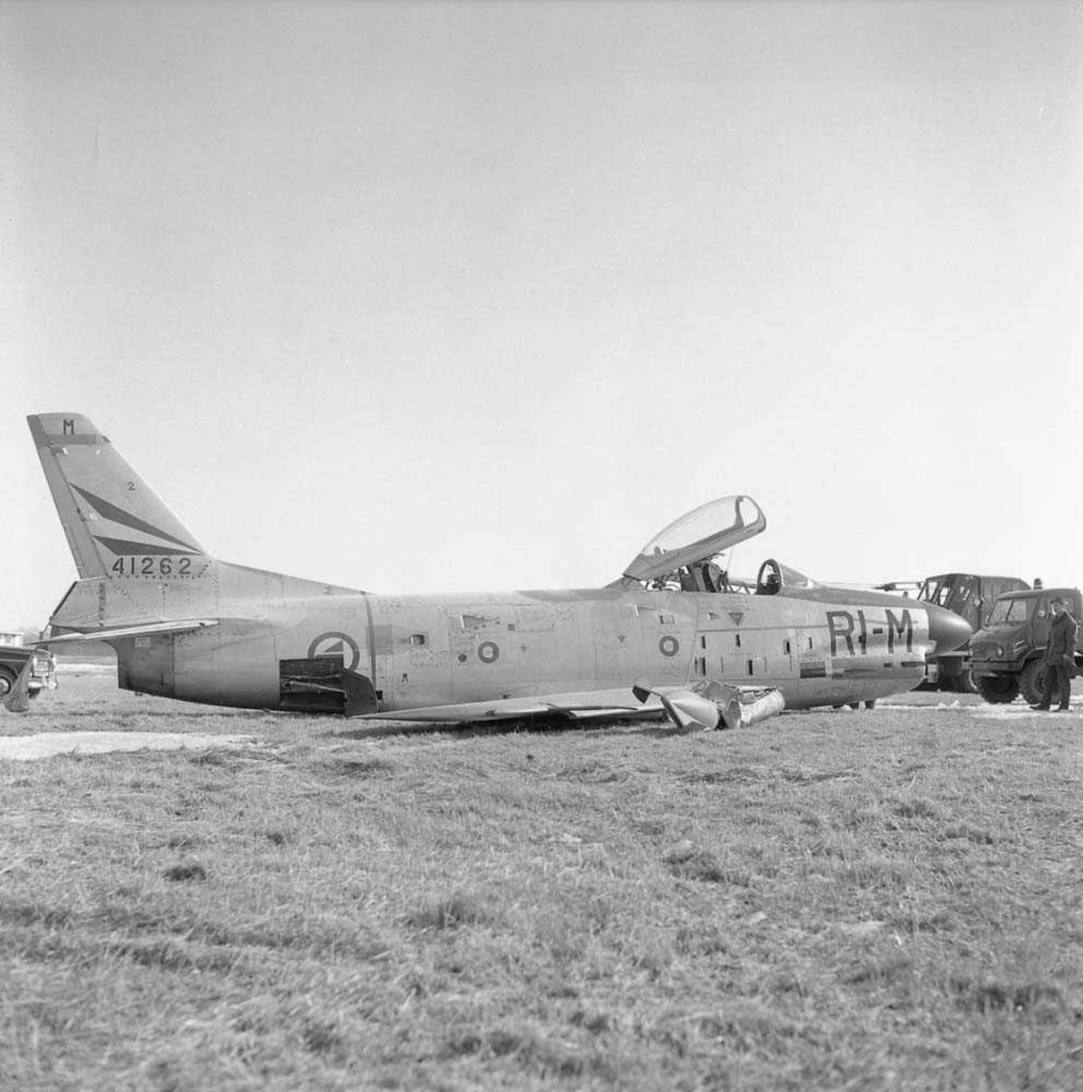 F-86-K, Sabre, tilhørende 334 skvadron, Bodø flystasjon sees her etter ...
