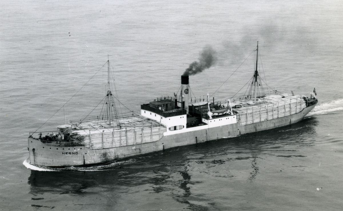 Ägare:/1947-60/: Rederi AB Nord-Sverige. Hemort: Härnösand ...