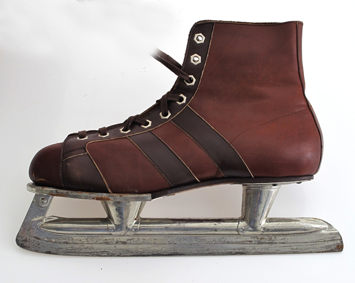 Skøyter 1 par - Aust-Agder museum og arkiv – KUBEN / DigitaltMuseum