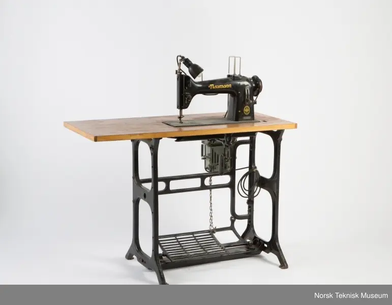 Symaskin - Norsk Teknisk Museum / DigitaltMuseum