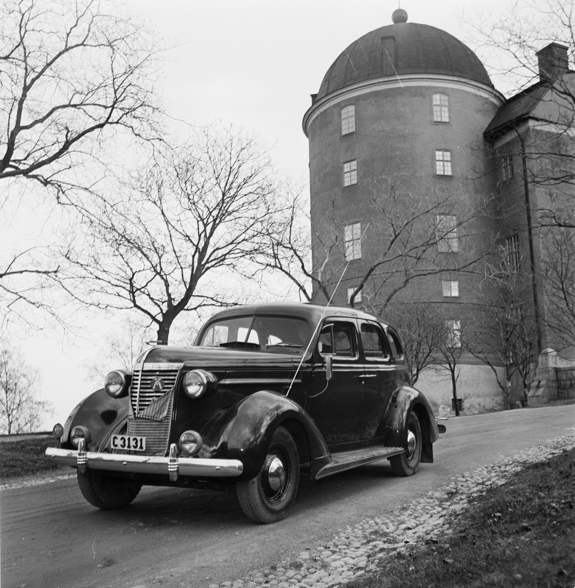 Droskägare Robert Hult, Slottsbacken Uppsala 1953 - Upplandsmuseet ...