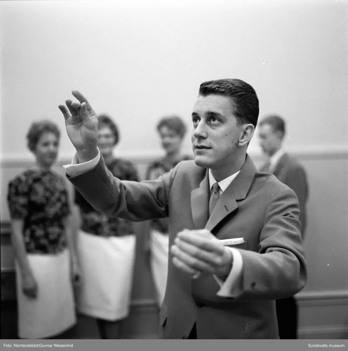 Kjell Lönnå med sin kvintett "Fem i fyrklang" i Elimkyrkan. Från ...