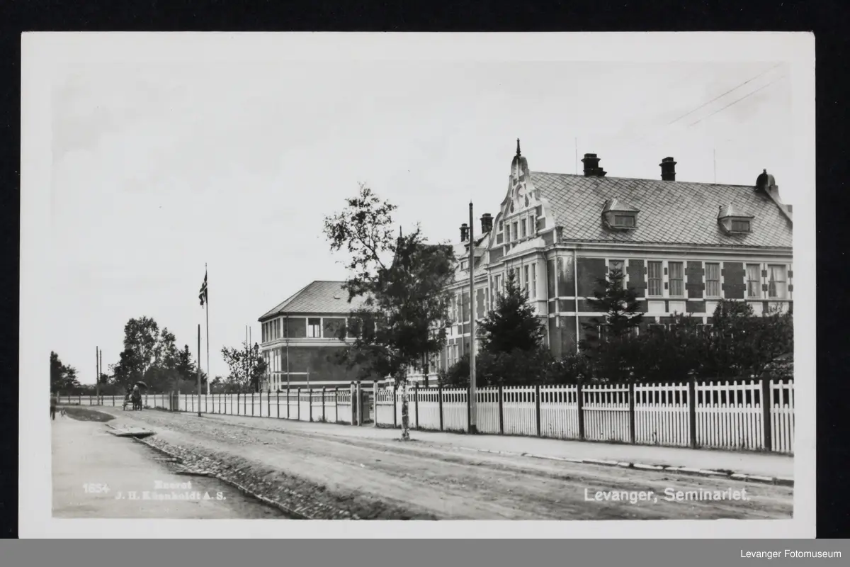 Levanger Lærerskole - Levanger Fotomuseum / DigitaltMuseum