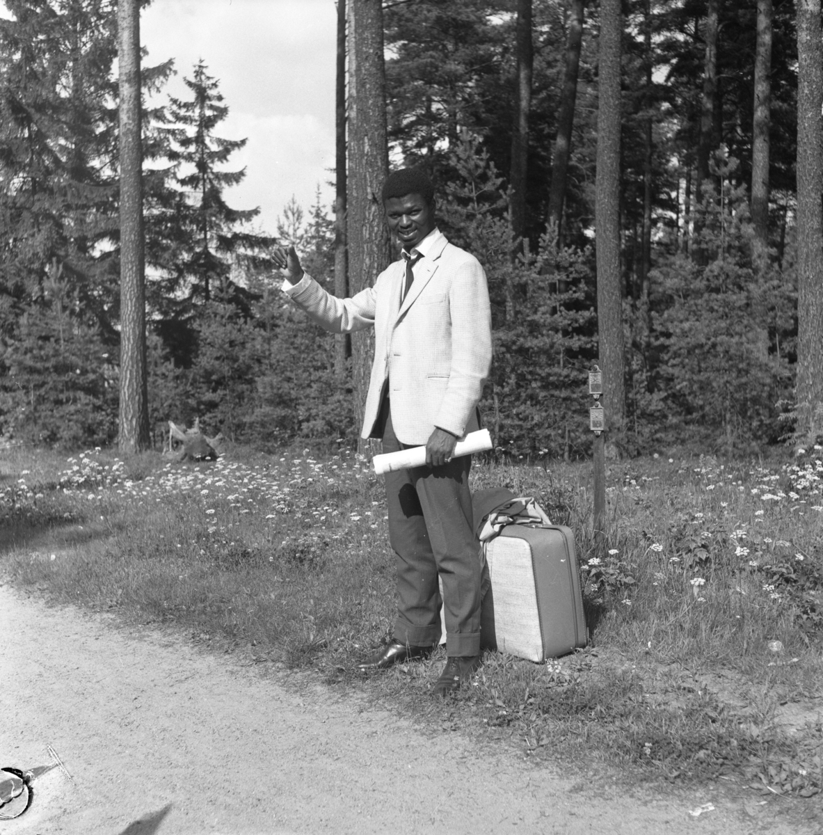 Liftare från Nya Guinea på resa genom Sverige på 1960-talet ...