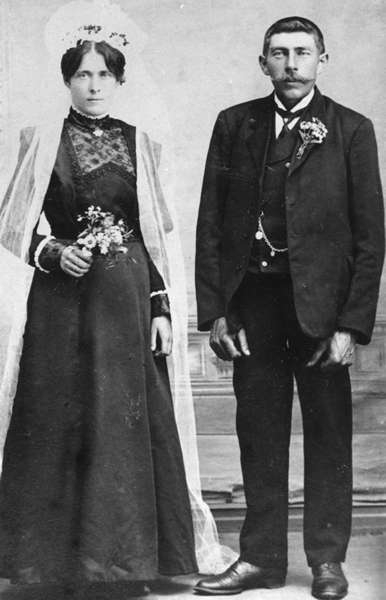 Brudebilde av ekteparet Sander Olai Berg og Aslaug Margit Pedersen ...