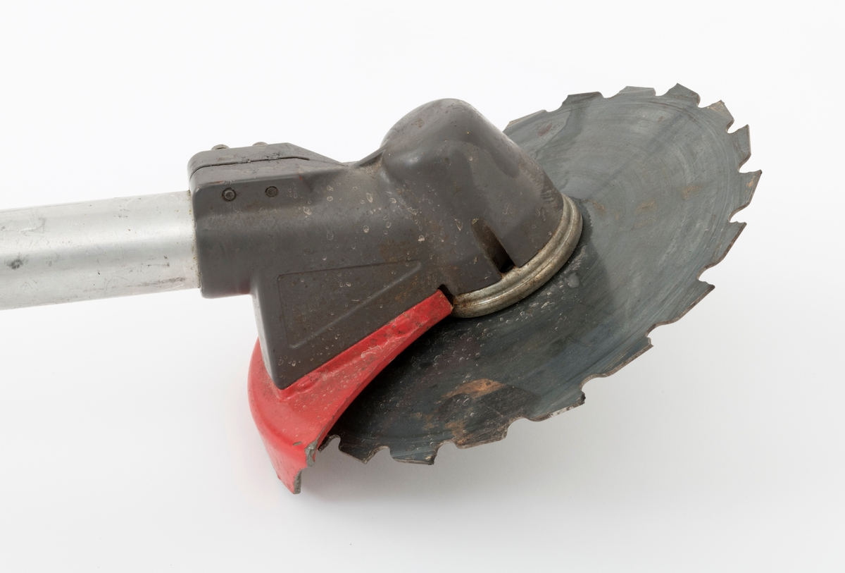 Motorsag - Anno Norsk skogmuseum / DigitaltMuseum