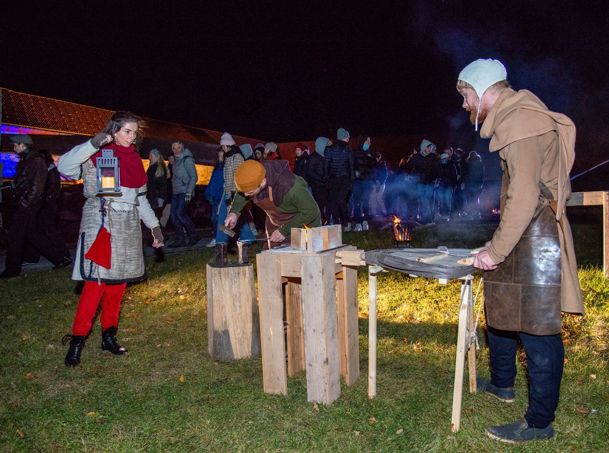 Teaterforestillingen" En Hamarkrønike" i 2021. Dette er historien om ...