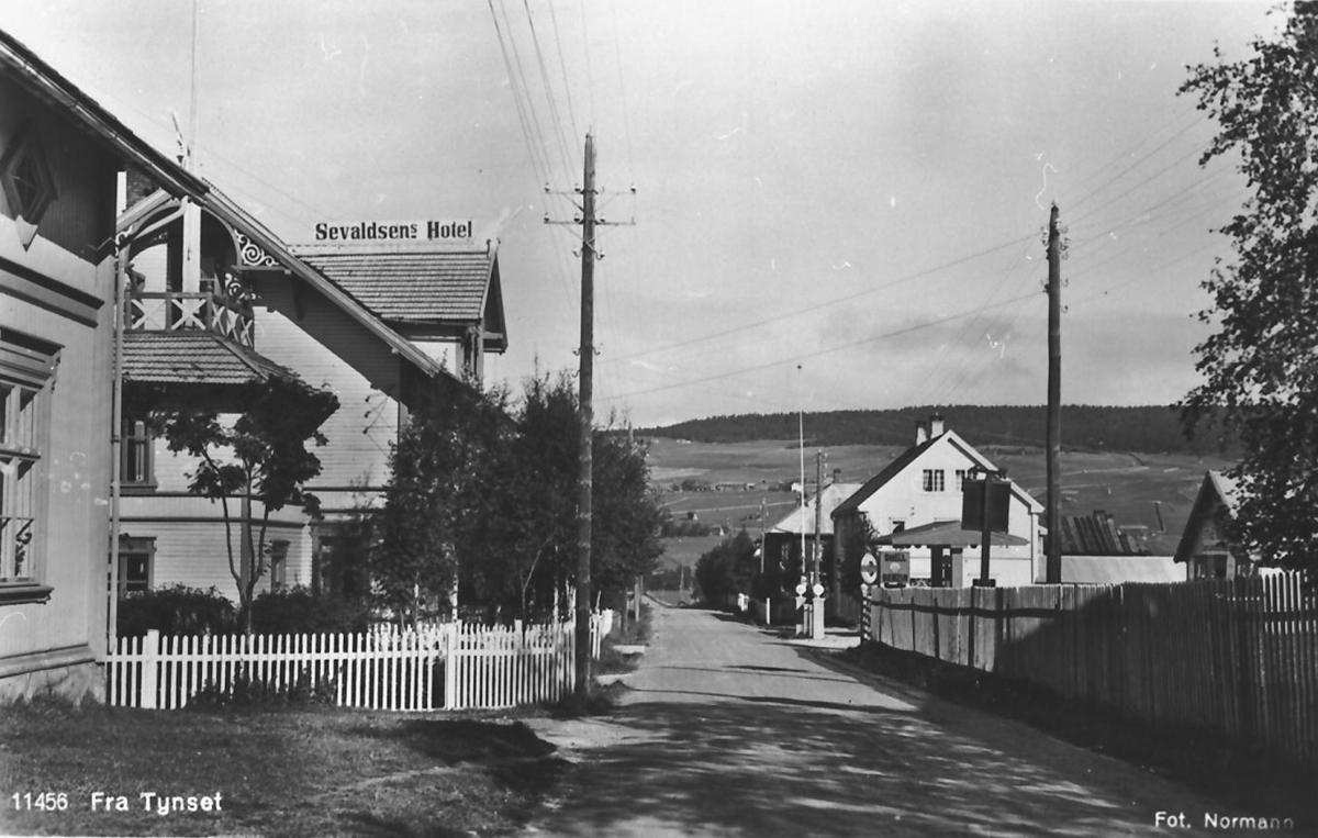 Tynset sentrum, Sevaldsens hotell. - Anno Musea i Nord-Østerdalen ...