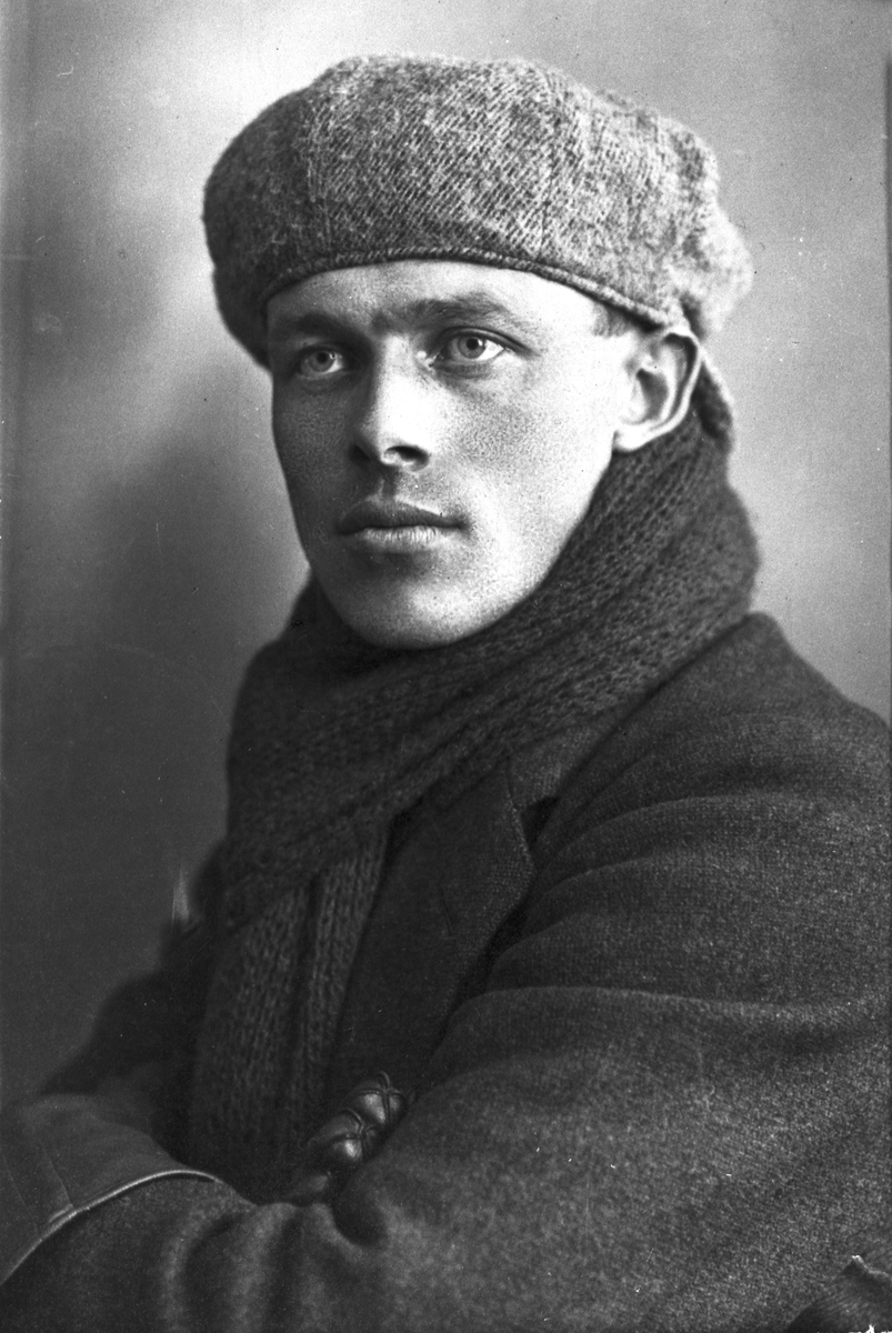 Porträttfotografi av flygförare Folke Geijer, 1918. - Flygvapenmuseum ...