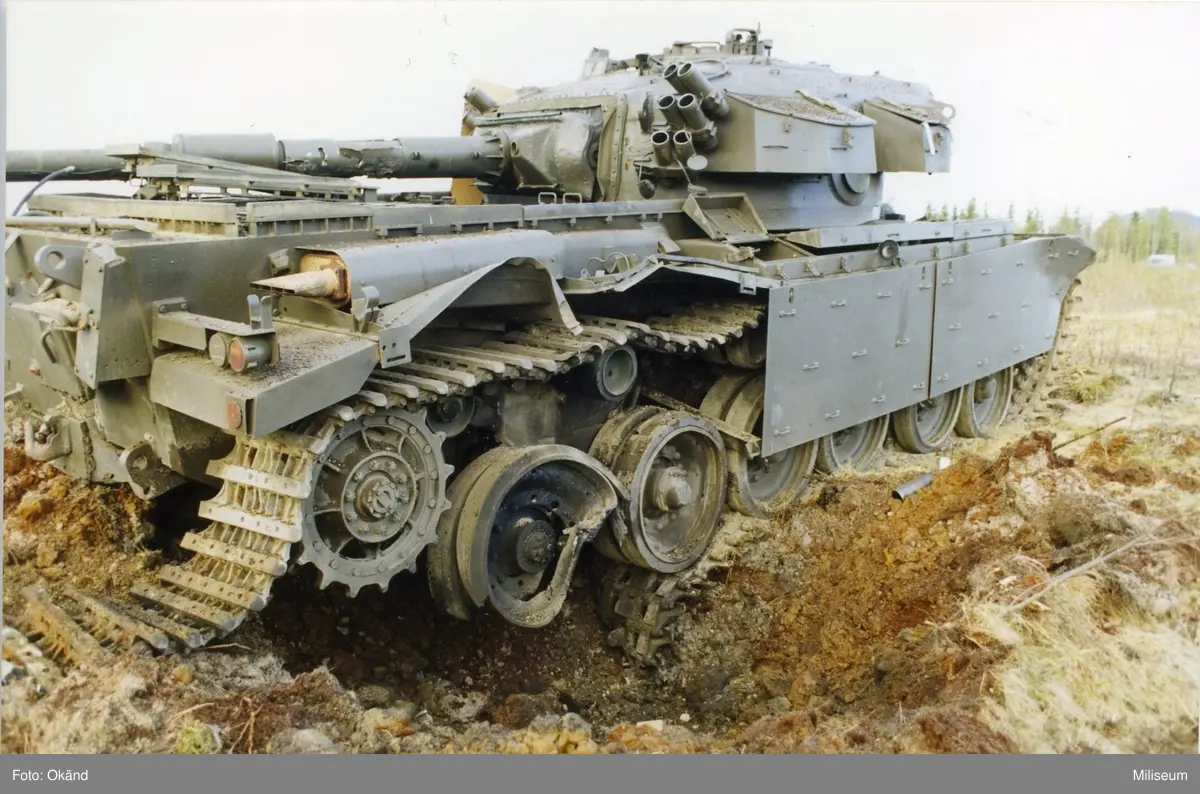 Strv 101 "Centurion" (Stridsvagn 101). Verkan av sprängmina. - Miliseum ...