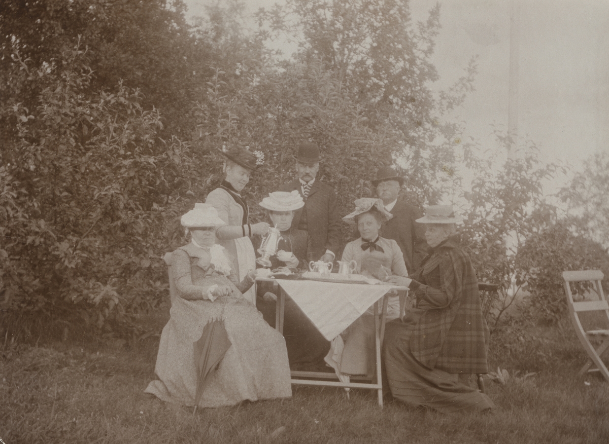 Familjen Flodin år 1900 - Västerås Stadsarkiv / DigitaltMuseum