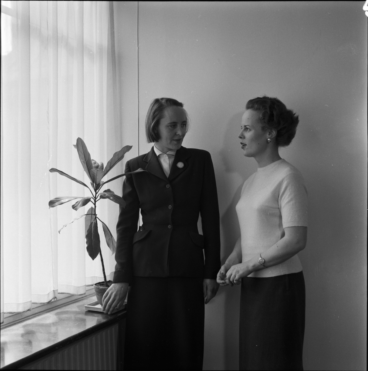 REKLAMBILD FRK EVA RALF OCH FRU THUNBLAD, OMFOTO Å SLÖJDFÖRENINGEN ...