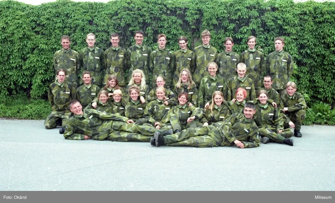 Ing 2, praktik. Eksjö. Från vänster övre raden: Patrik Edström, okänd ...