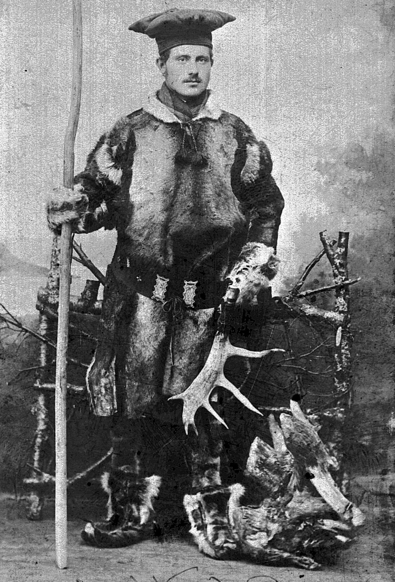 Kristoffer Nilsen i samedrakt - Midt-Troms Museum / DigitaltMuseum