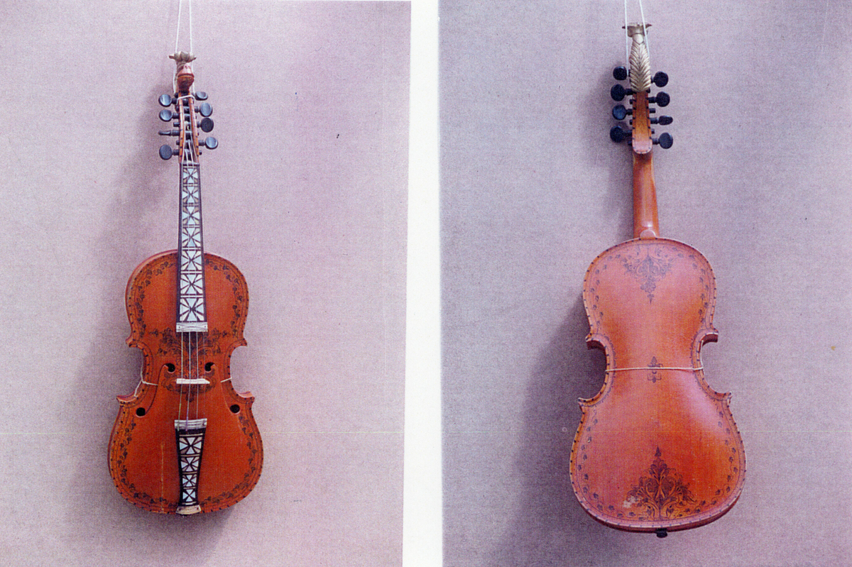 Hardingfele laga av Olaf G. Helland - Bø Museum / DigitaltMuseum