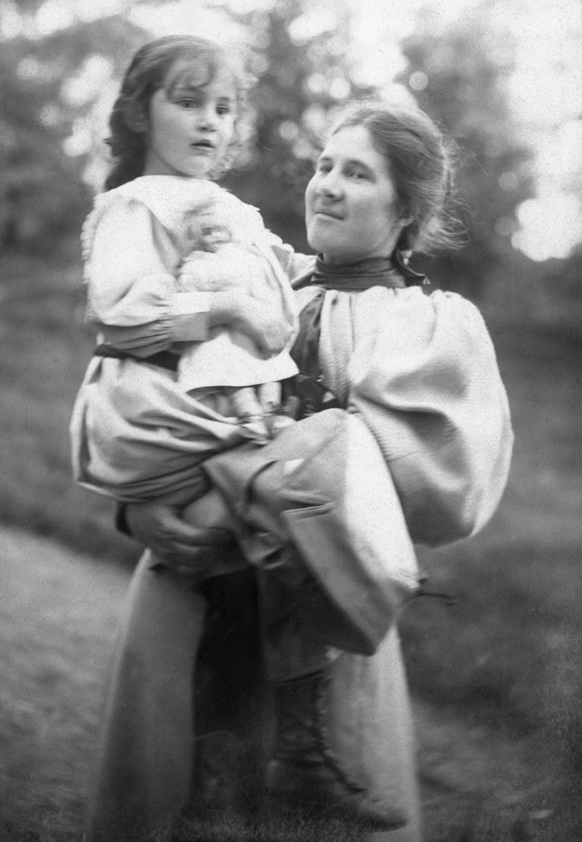 Anna Linder och Maria Wising - Östergötlands museum / DigitaltMuseum