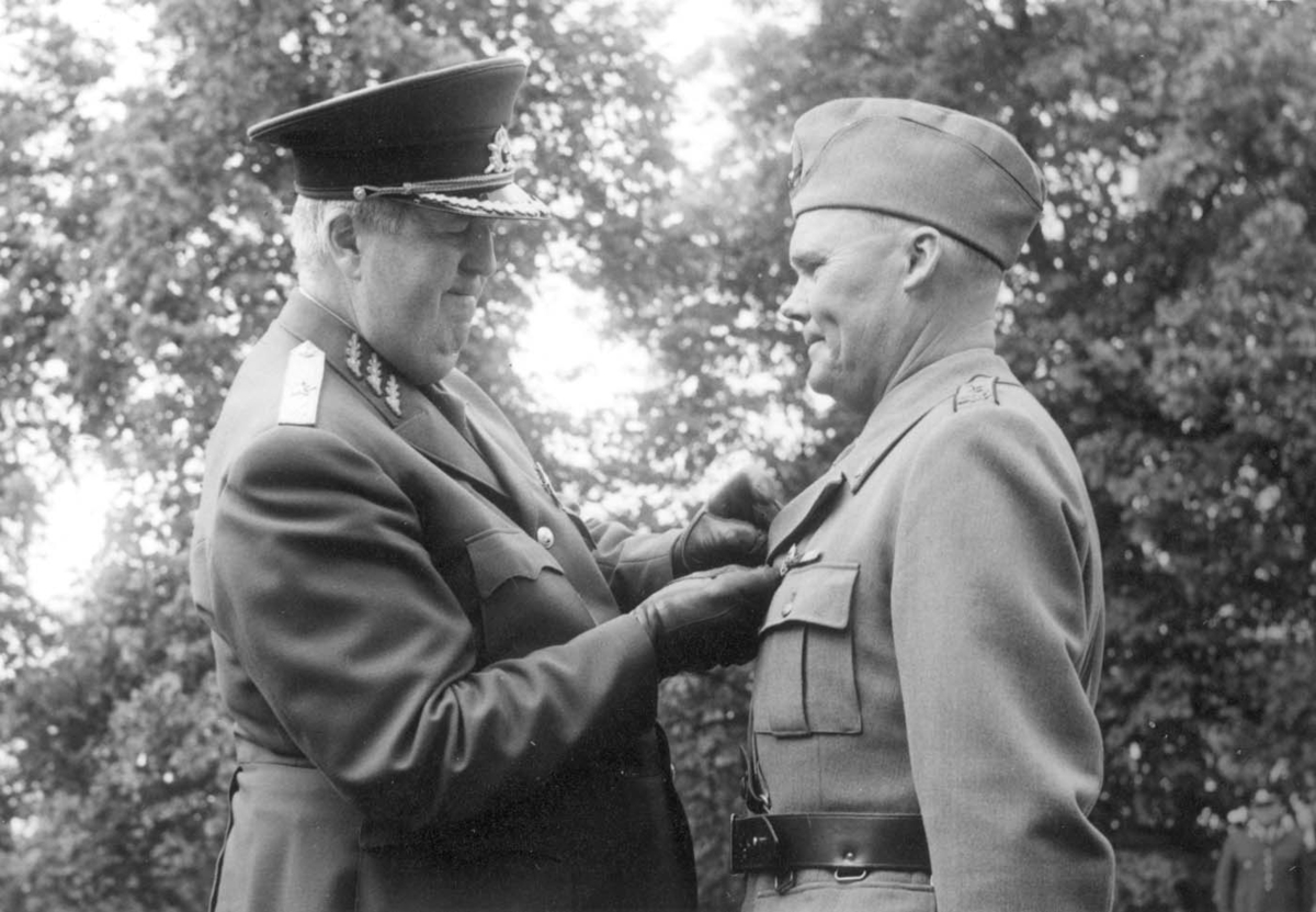 Medaljutdelning - Garnisonsmuseet Skaraborg / DigitaltMuseum