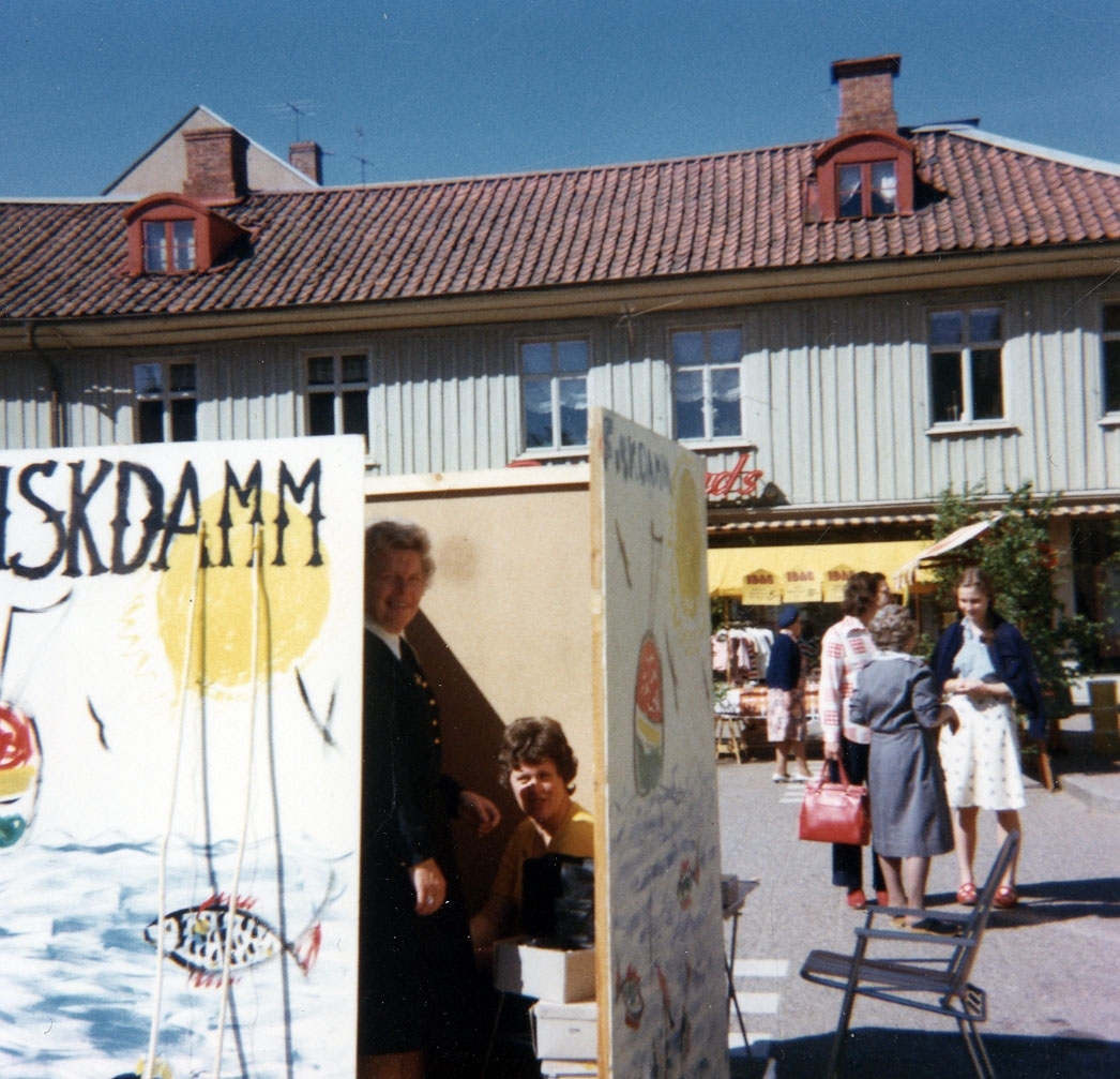 Utställning med monter kallad fiskdamm. - Garnisonsmuseet Skaraborg ...