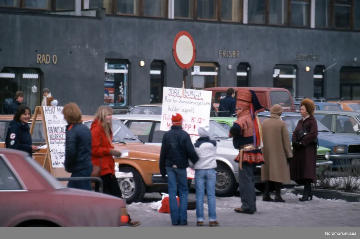 Representant for Samebevegelsen, Tore Bongo, på Rådhusplassen på ...