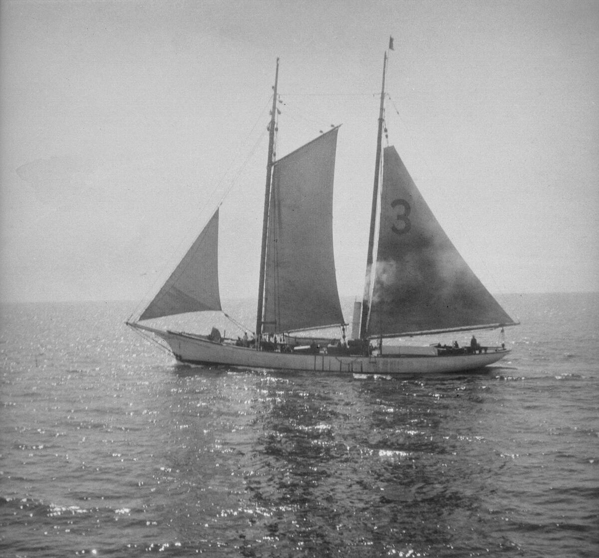 Oidentifierat Segelfartyg - Västernorrlands museum / DigitaltMuseum