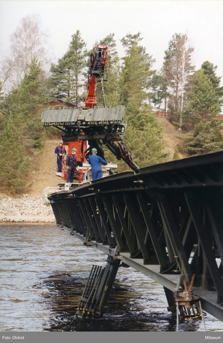 Byggnation av Krigsbro 6 (KB 6), Laxön. - Miliseum / DigitaltMuseum