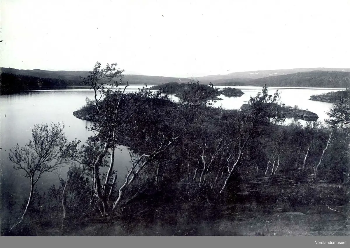 Natur. Kjelvannet sett mot syd fra ”Daumannsholmen”. Foto Ukjent. - Nordlandsmuseet / DigitaltMuseum