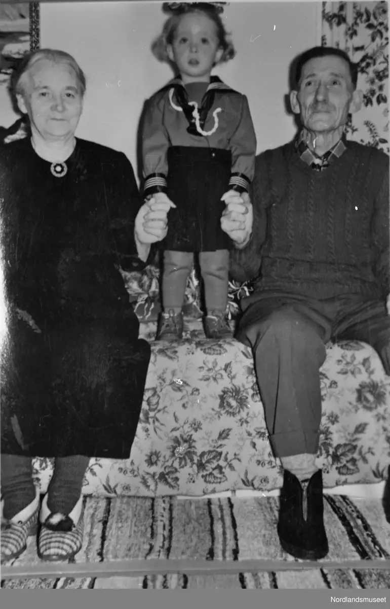 Louise Andersen, Grete Nordheim og Angel Andersen. - Nordlandsmuseet ...