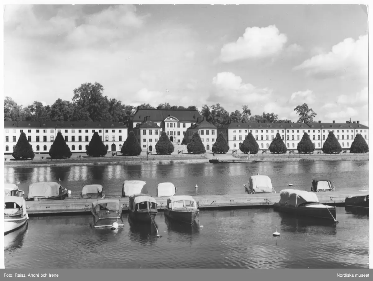 Stockholm. Karlbergs slott vid Karlbergs sjö, numera inryms ...