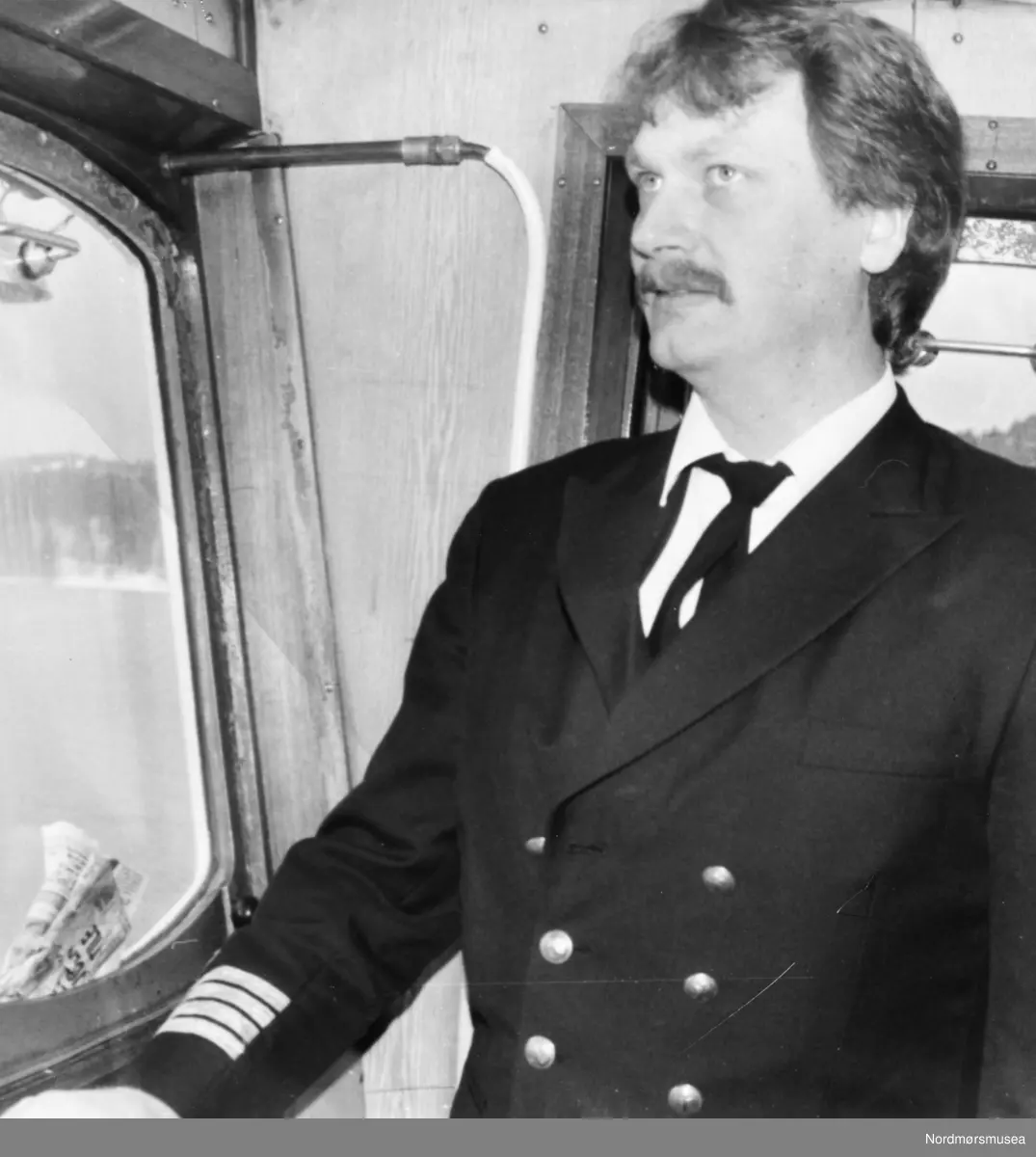 kaptein på båt eller ferge. Bildet er fra avisa Tidens Krav sitt arkiv ...