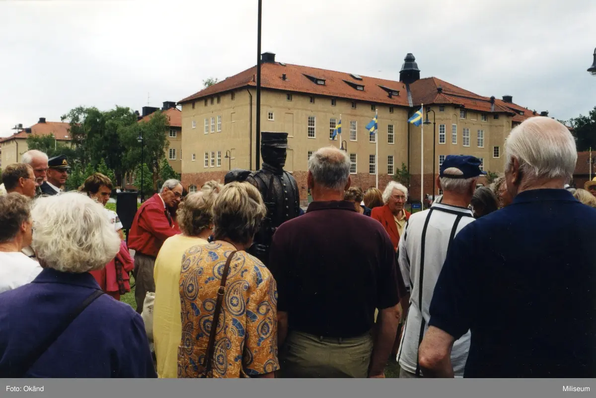 Invigning av minnesstaty över I 12:s gamla kasern. - Miliseum ...