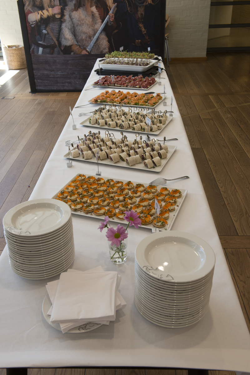 Diverse retter med fingermat, AM. - Arkeologisk museum, Universitetet i ...