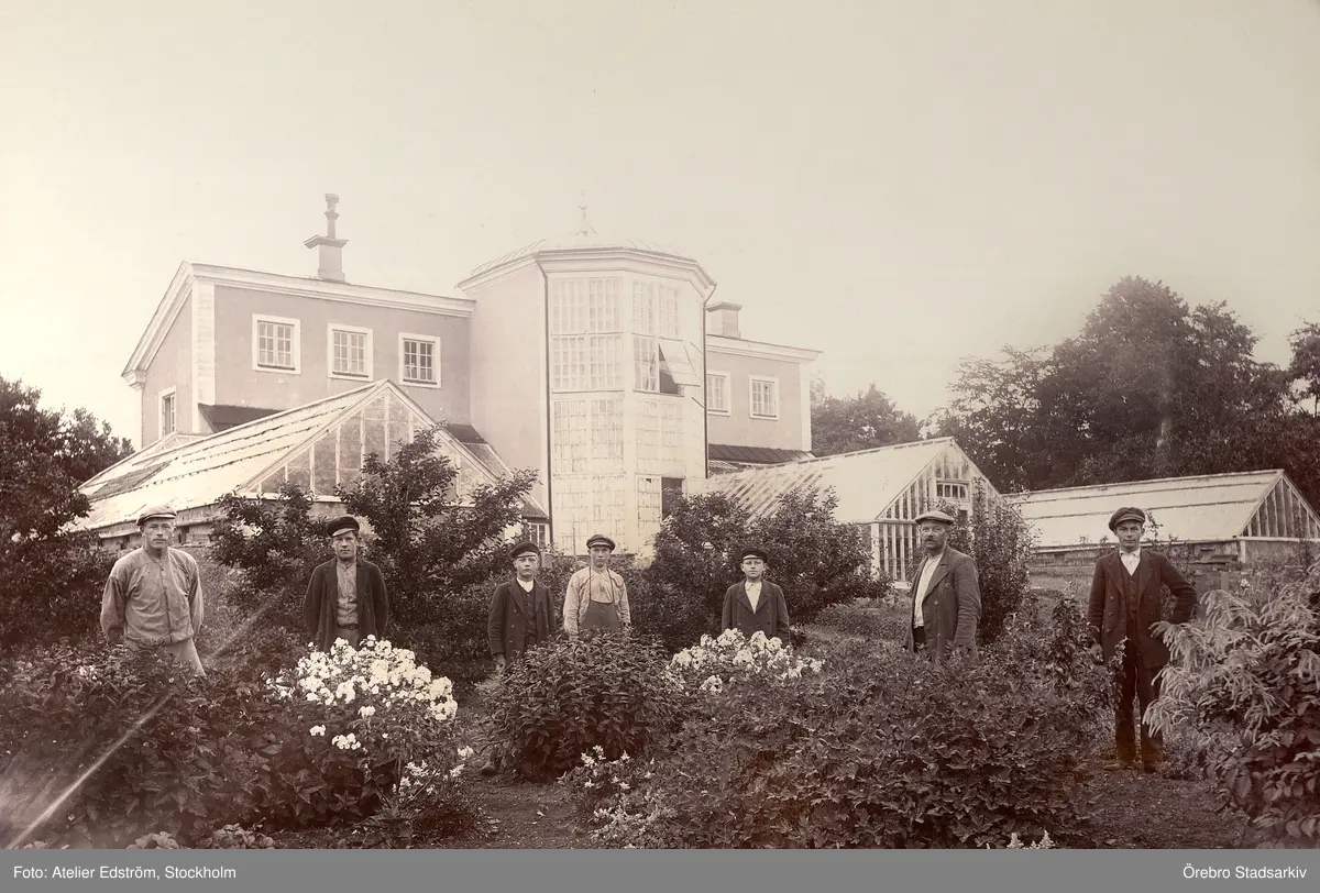 Arbetare vid Bystad trädgård, 1930-tal - Örebro Stadsarkiv / DigitaltMuseum