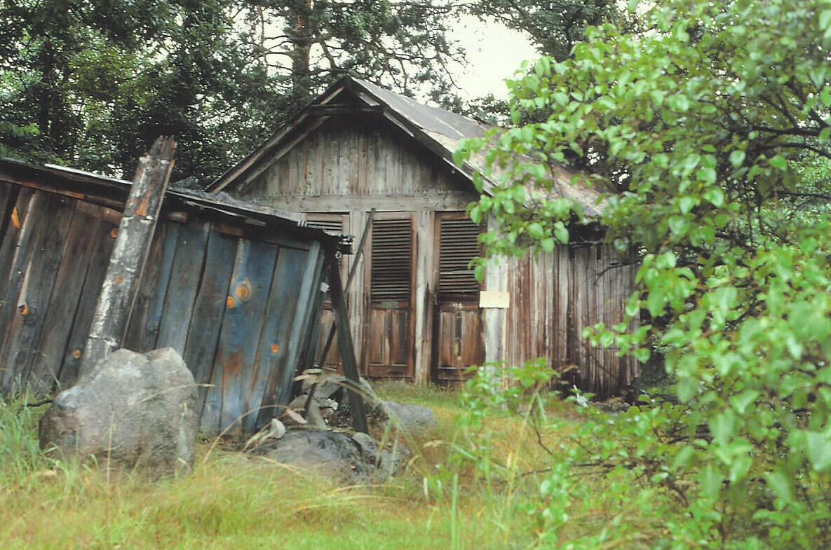 Toaletten på Vikdalsvägen i Nacka, även kallad "Stortoan". Foto 1982 ...