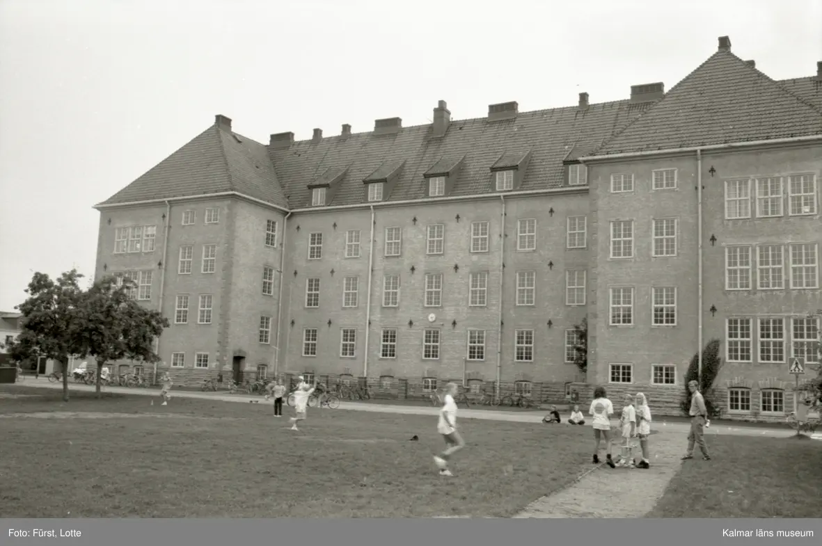 Vasaskolan, exteriör av fasaden mot Kungstorget. - Kalmar läns museum / DigitaltMuseum