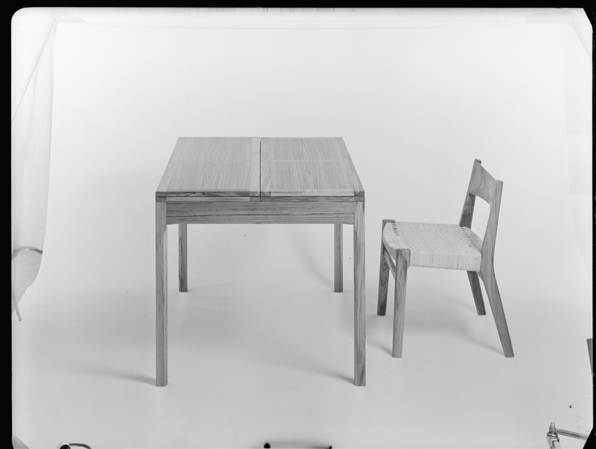 MÖBEL-CENTER STOL OCH BORD - ArkDes / DigitaltMuseum