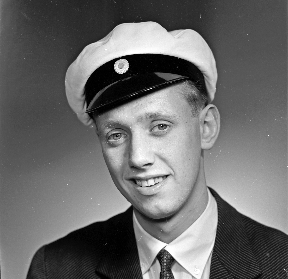 Studentporträtt, Tord Eriksson - Länsmuseet Gävleborg / DigitaltMuseum