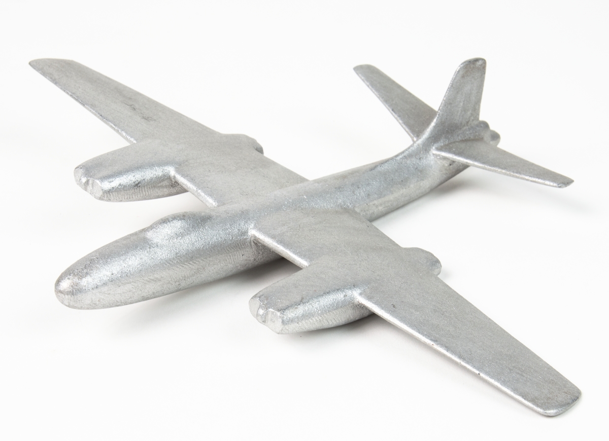 Flygplansmodell - Flygvapenmuseum / DigitaltMuseum