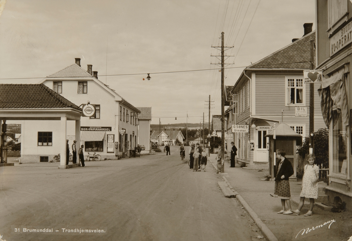 Postkort, Ringsaker, Brumunddal sentrum, Furnesvegen riksveg 50 ...