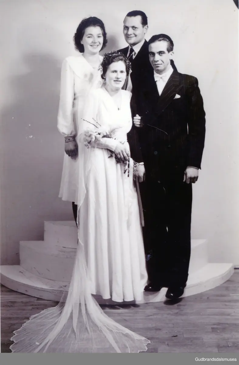 Brudeparet Marit Lundemo (f. Skamsar 1924) og Sverre Lundemo (f. 1926 ...