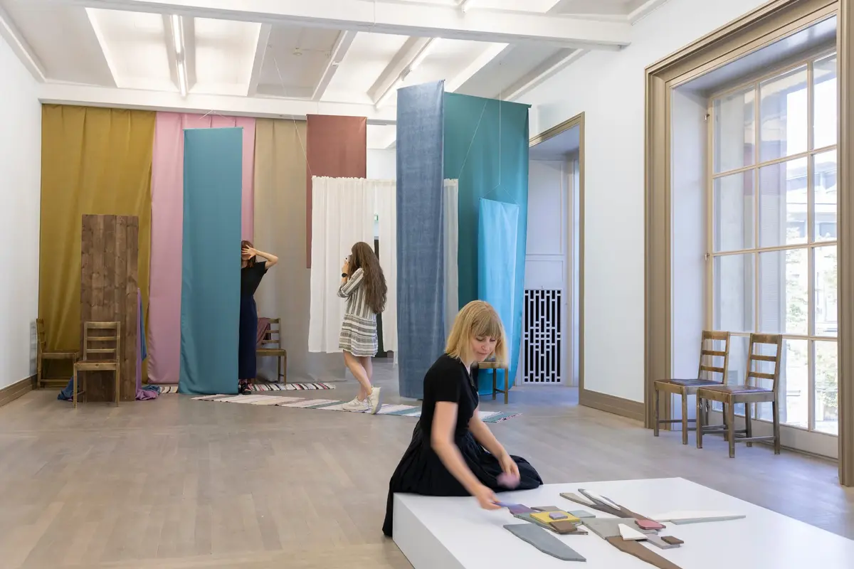 Else Hagen - Between people - Trondheim kunstmuseum