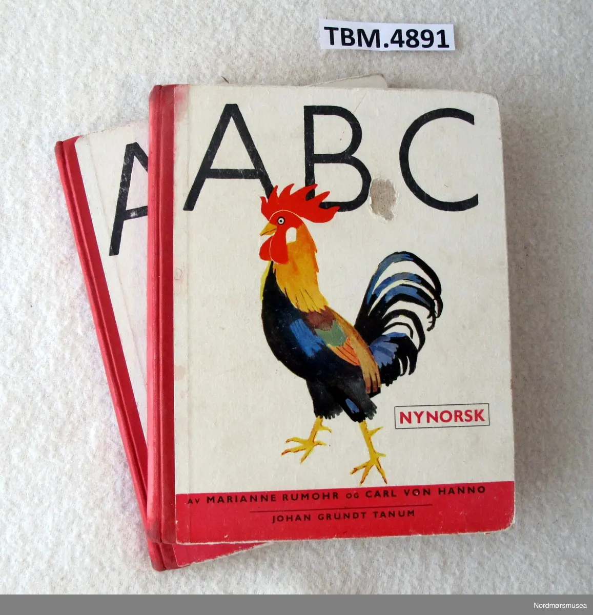 Bok - Stiftelsen Nordmøre Museum / DigitaltMuseum