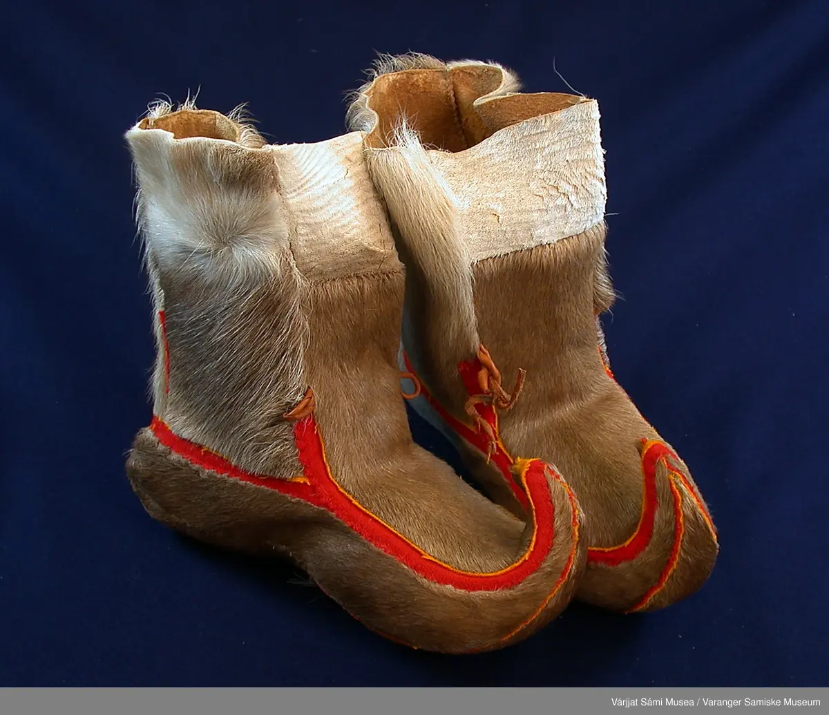 Skaller - Várjjat Sámi Musea / Varanger Samiske Museum / DigitaltMuseum