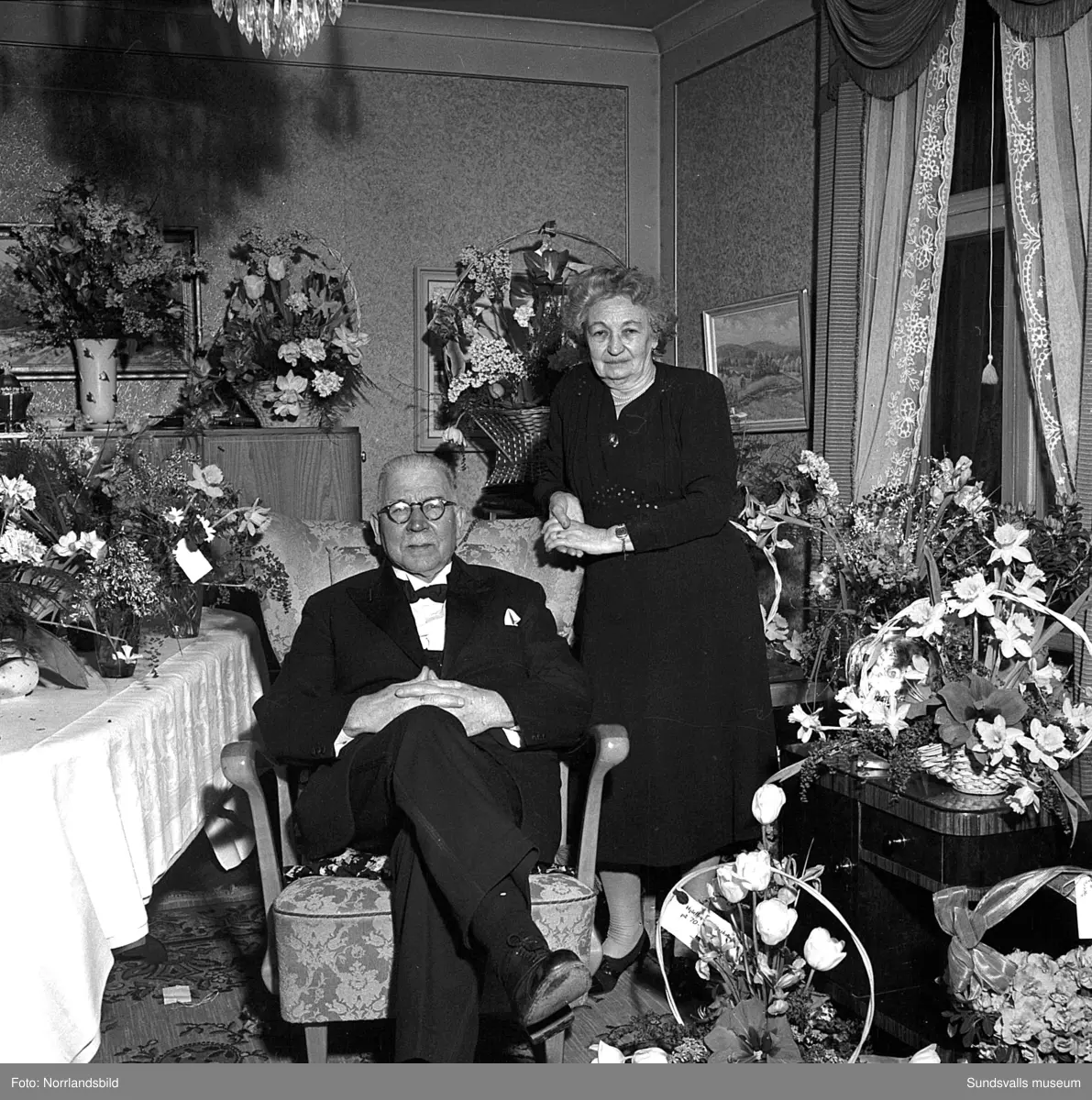 Målarmästare Carl Rupert Bonnströms 70-årsdag. Födelsedagsporträtt samt ...